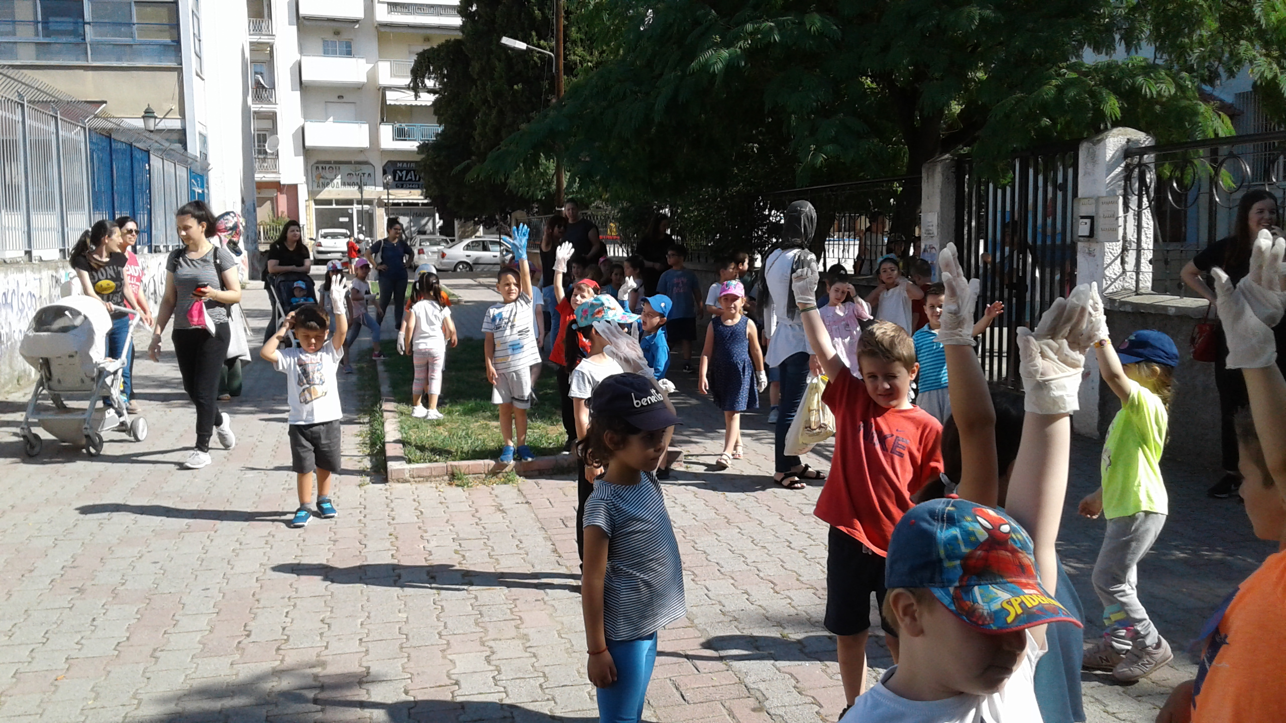 Μικροί εθελοντές εν δράσει… | Νοιάζομαι και Δρω